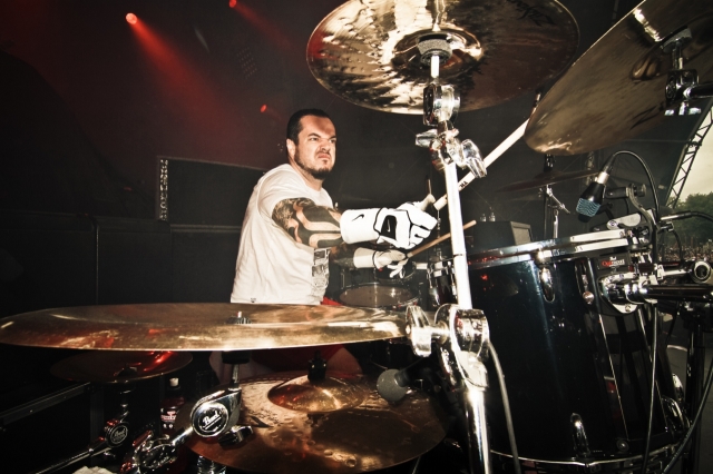 El baterista [Iggor Cavalera] Ex [Sepultura] lanza "Beneath The Drums ...